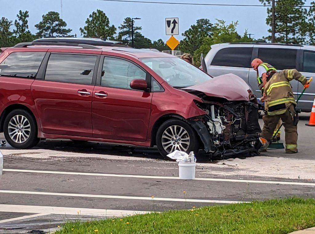 Passengers escape injury in crash - Sandhills Sentinel