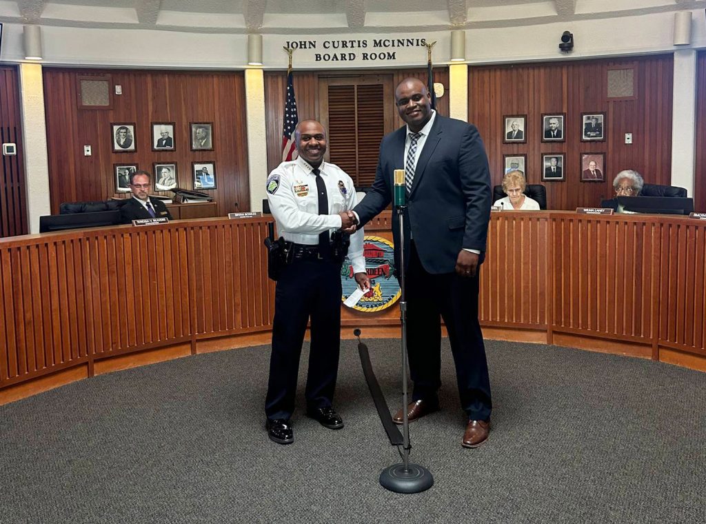 Aberdeen deputy police chief sworn in - Sandhills Sentinel