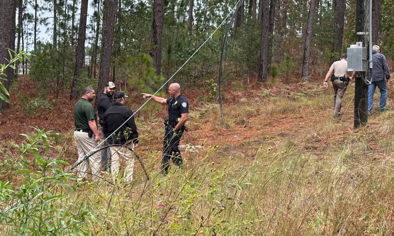 Fiber lines intentionally cut causes internet outage in Moore ...